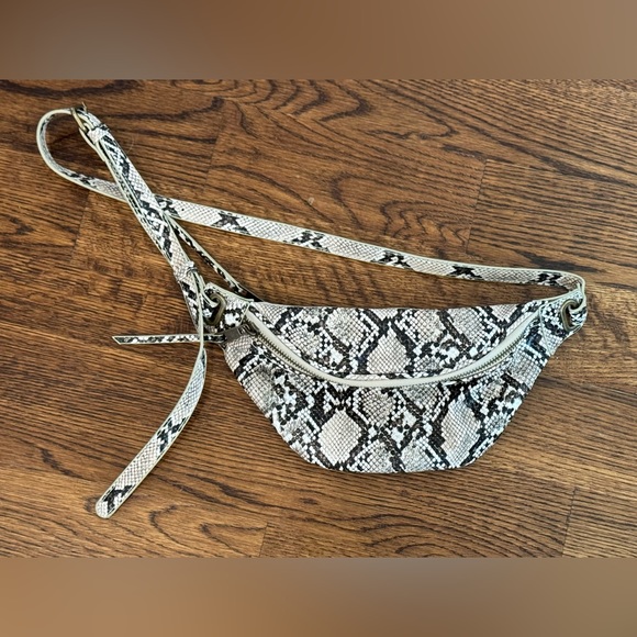 The Drop | Bags | The Drop Belt Bag | Poshmark